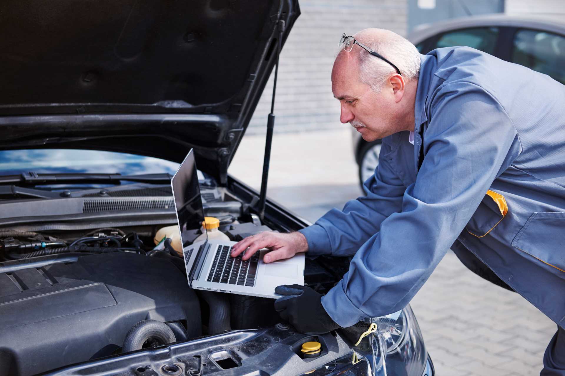 Top 4 Tools Every Modern Garage Needs